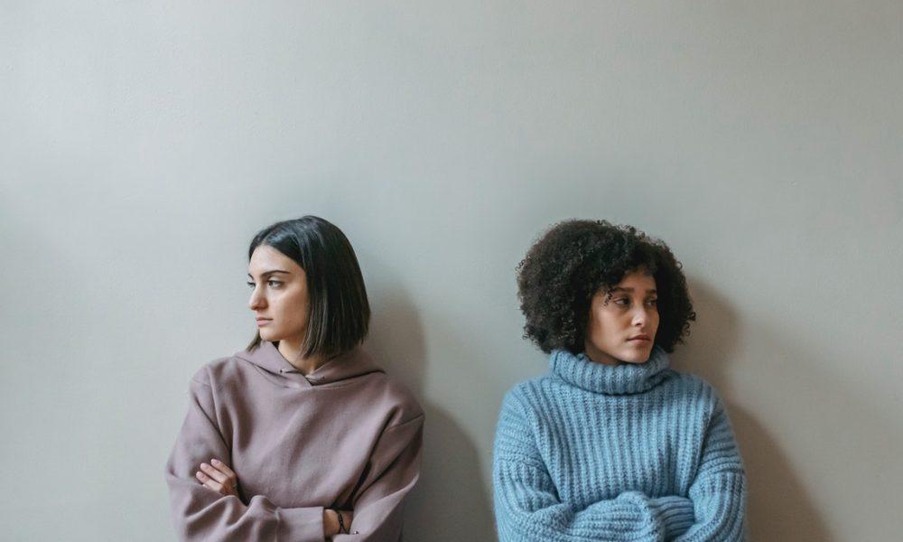 Toxic Friends: 5 Signs Of a Toxic Friendship - Fajar Magazine